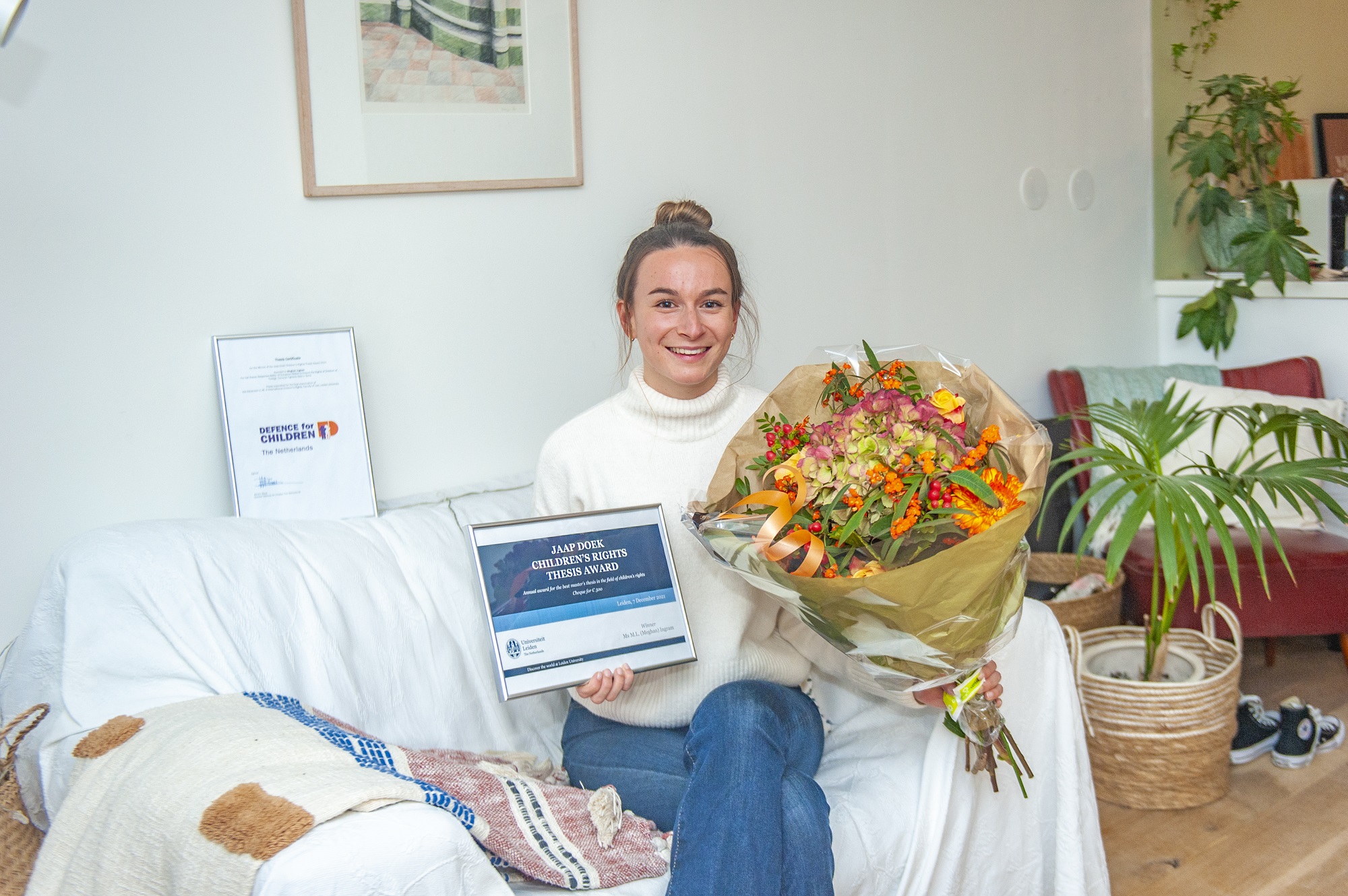 Meghan Ingram wint de Jaap Doek Kinderrechtenscriptieprijs! | Defence ...